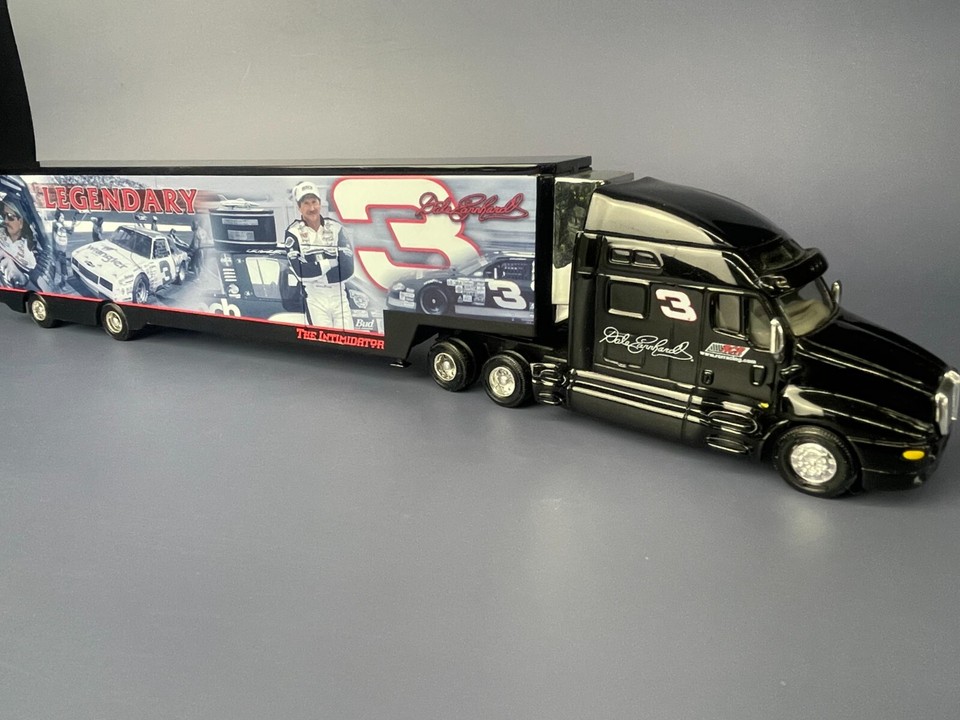 2002 Dale Earnhardt GM Goodwrench Service Plus Souvenir Rig Action 1:64 ...