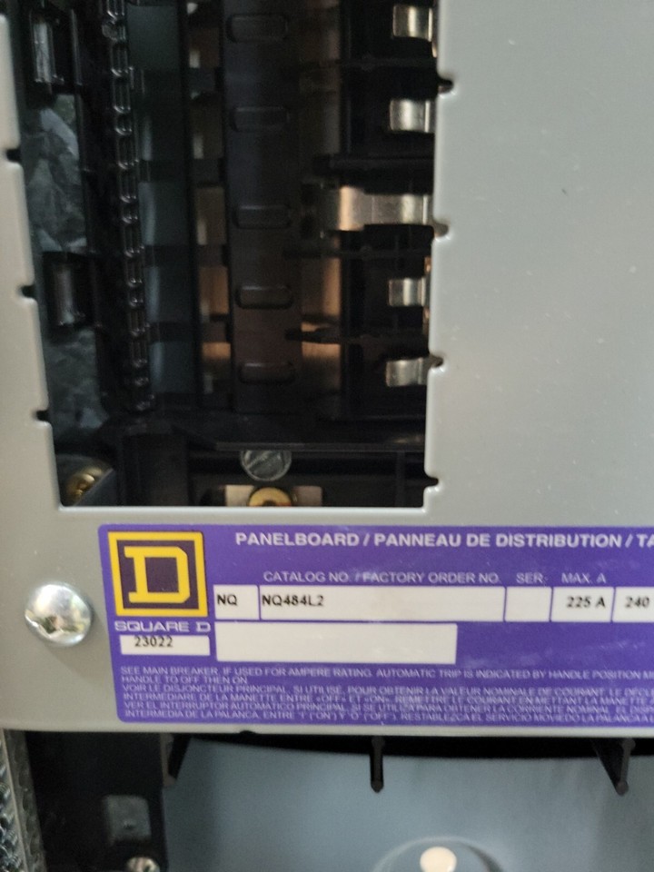 NEW Square D NQ484L2 225 Amp 3 Phase 4 Wire 84-Circuit Panelboard MLO ...
