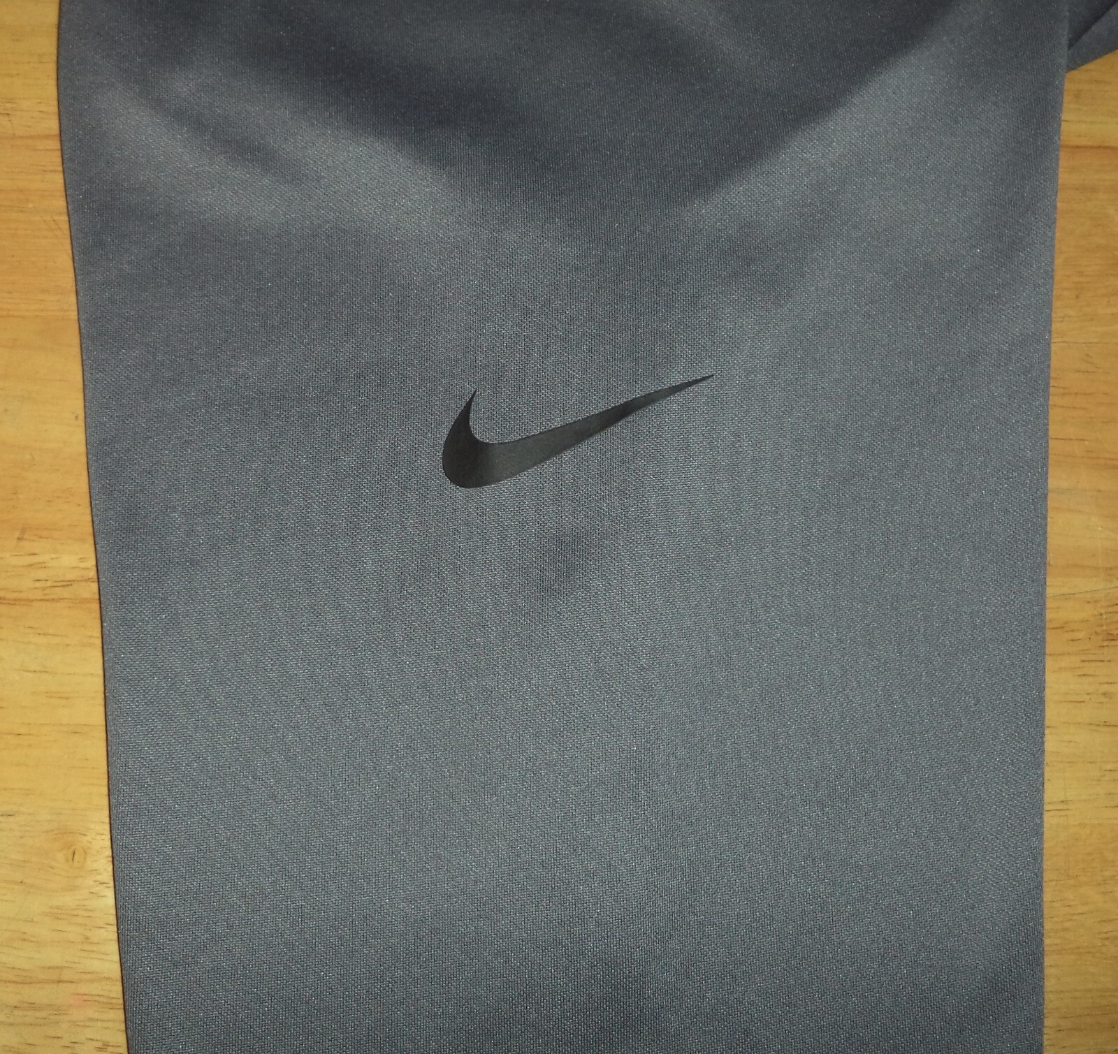 LeBron James King Crown Logo Nike Dri-Fit Gray Pullov… - Gem