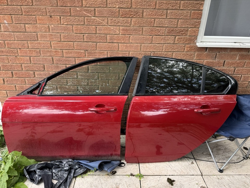 Jaguar Xe R Sport 2015-2018 Complete In Very Good Condition Collection ...