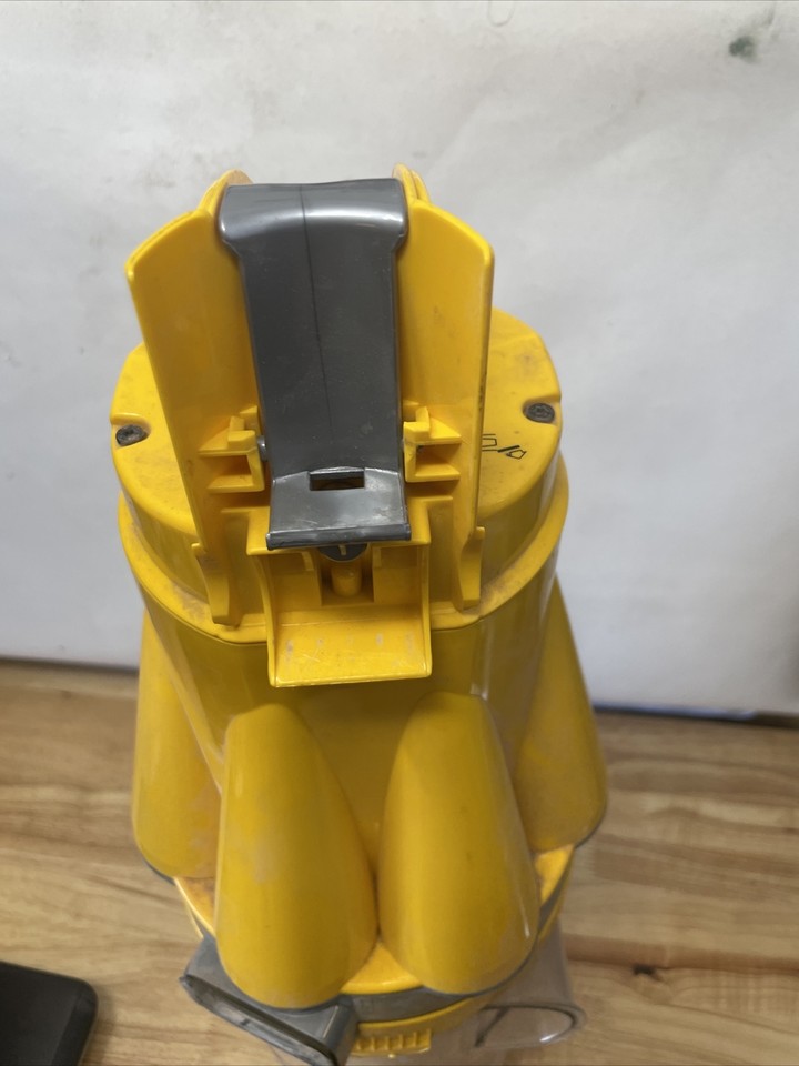 GENUINE DYSON DC07 VACUUM CYCLONE & BIN ASSEMBLY - 904861-55 904476-09 ...