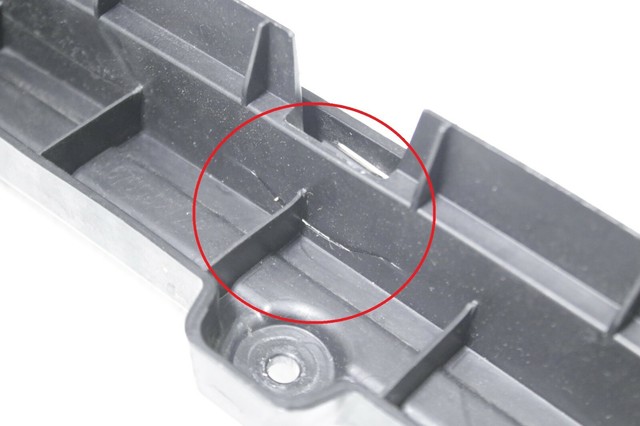 2017 2018 Maserati Levante Rear Bumper Central Upper Bracket 670032729 ...