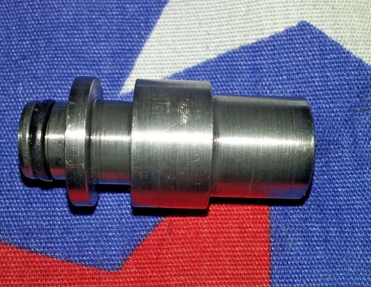 CFT30 CVT FWD Freestyle 500 TUBE SLEEVE case to auxillary valve body ...