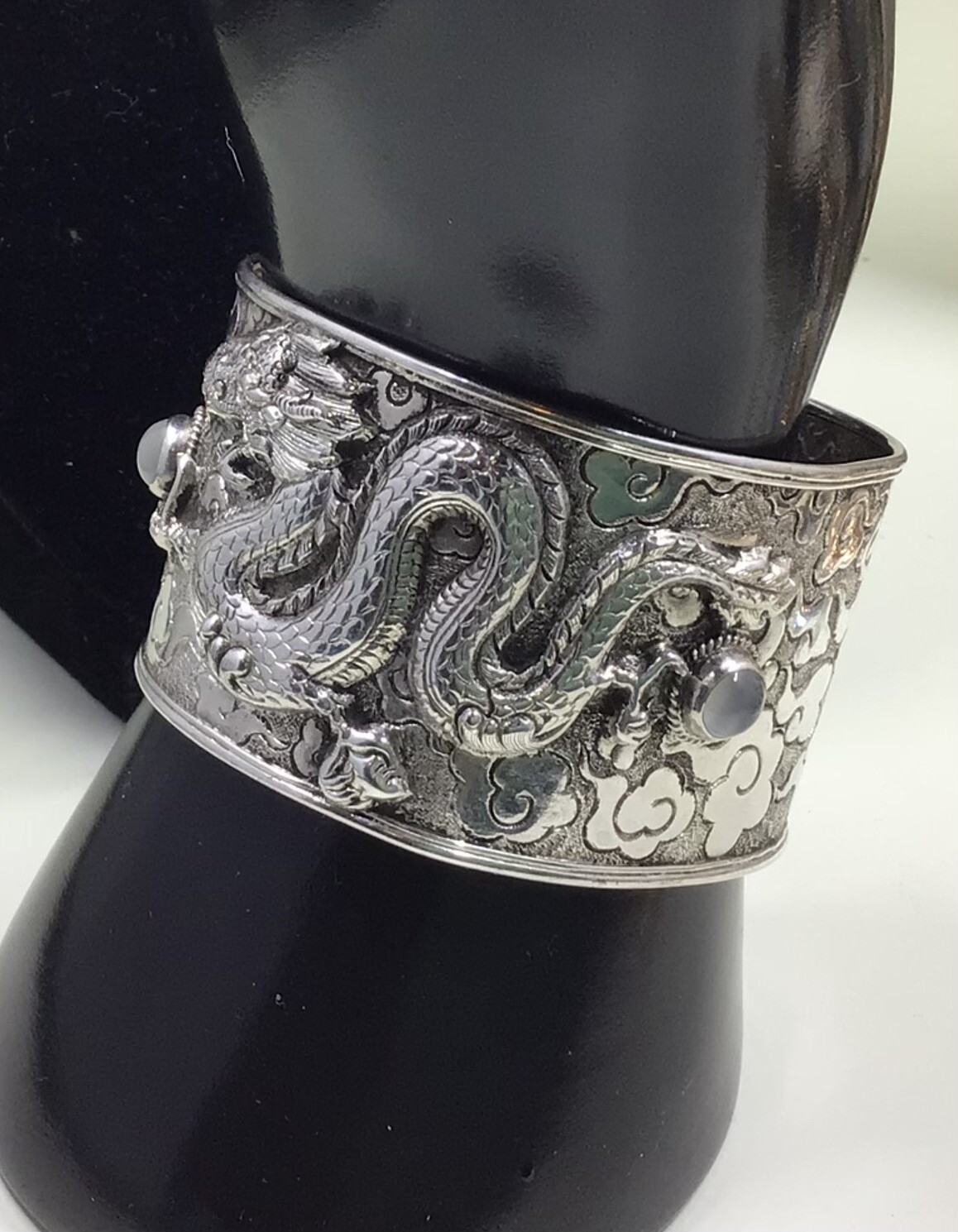 Antique Sterling Silver Chinese Dragon Wide Cuff Brac… - Gem