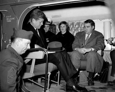 PRESIDENT JOHN F. KENNEDY DEPARTS WHITE HOUSE FOR GLEN ORA - 8X10 PHOTO ...