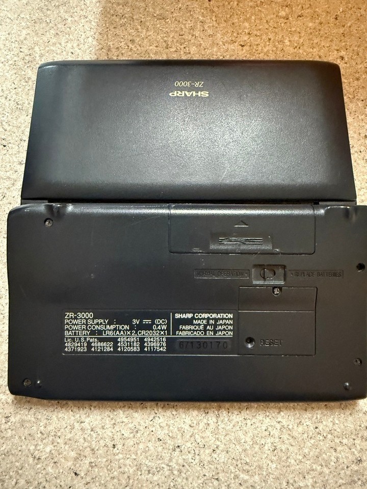 Vintage Sharp Zaurus ZR-3000 PDA Portable Personal Computer Organizer ...