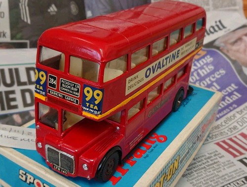 Scarce 1961 - 1964 BOXED vintage SPOT ON Triang Routemaster Bus No. 145 ...