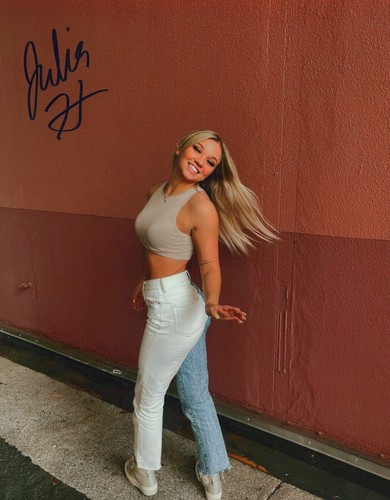 Julia Hart AEW authentic signed autographed 8x10 photograph proof COA ...