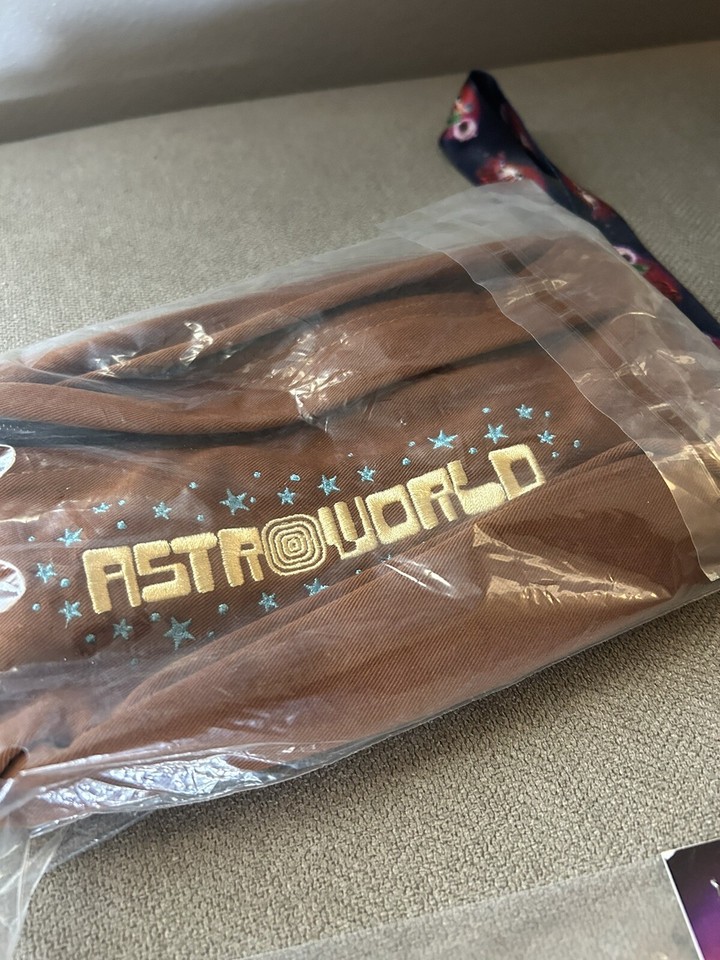 Travis Scott Astroworld 2021 Roller Coaster Wall Clock BUNDLE | eBay