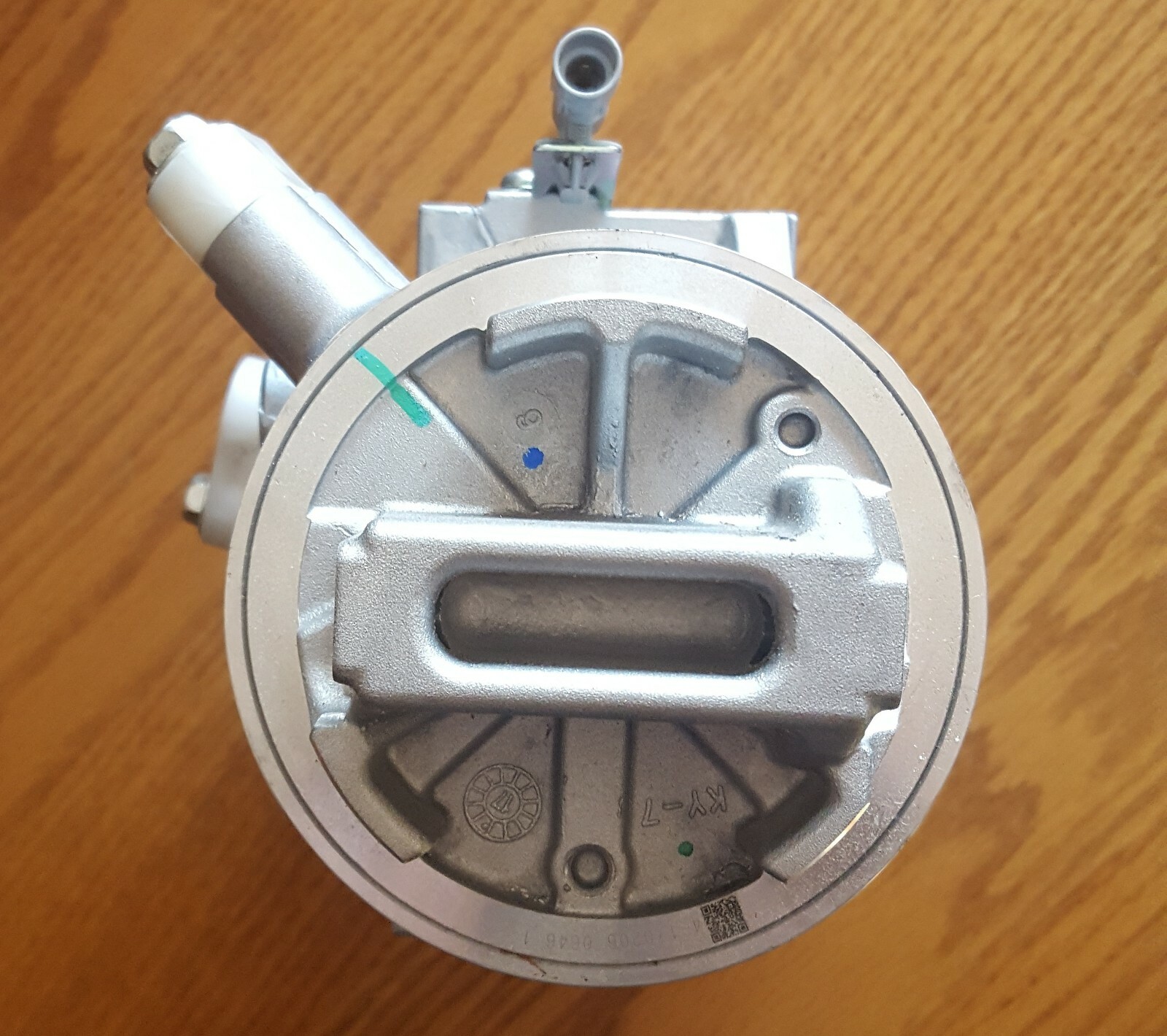 7813A385 Mitsubishi Compressor & clutch assy, a/c 7813A385, New Genuine ...