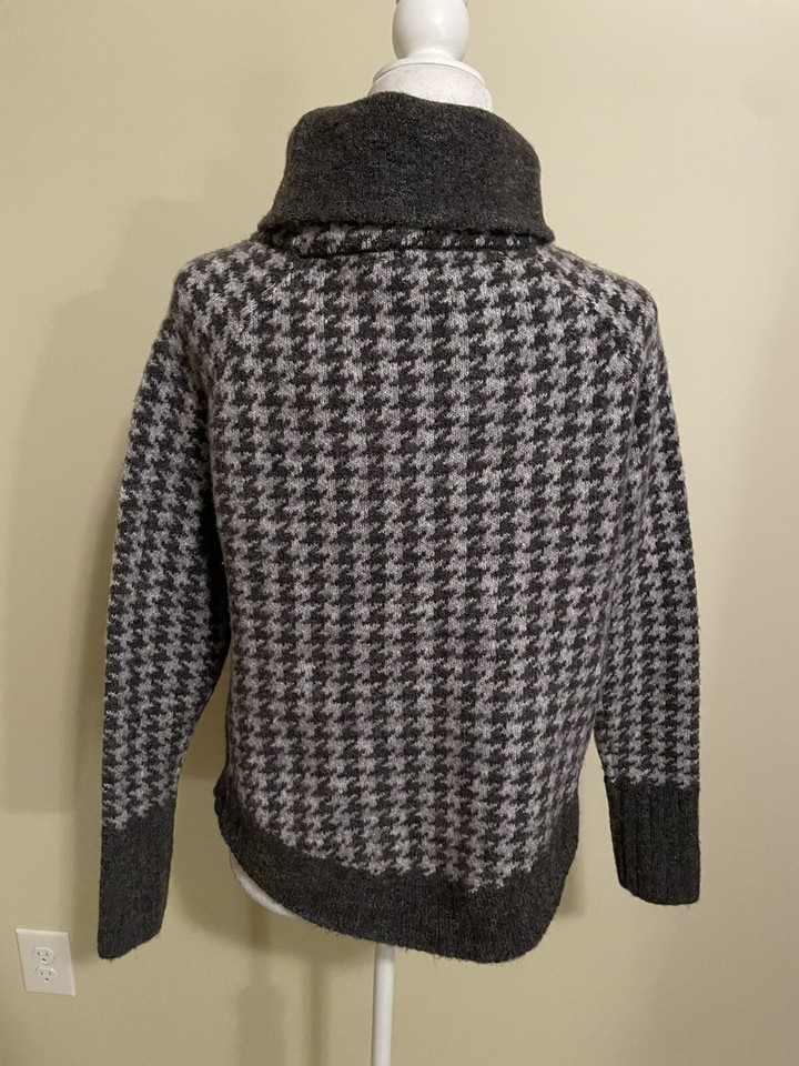 RD Style Conscious Women's Grey Turtleneck Sweater, Geometric Print ...