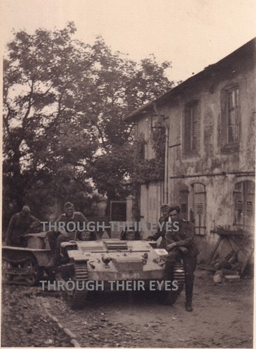 Original WW2 Photo German soldiers using French tankette carrier France ...