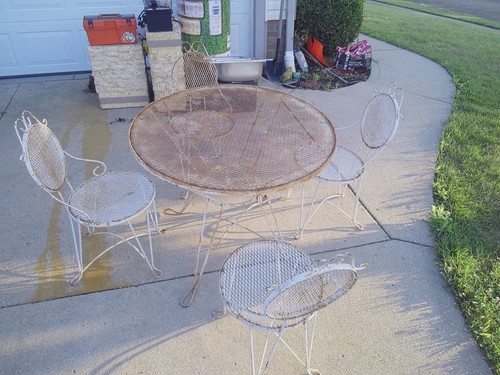 MCM Wrought Iron Patio Furniture Set Table With 4 Chairs - Expanded ...