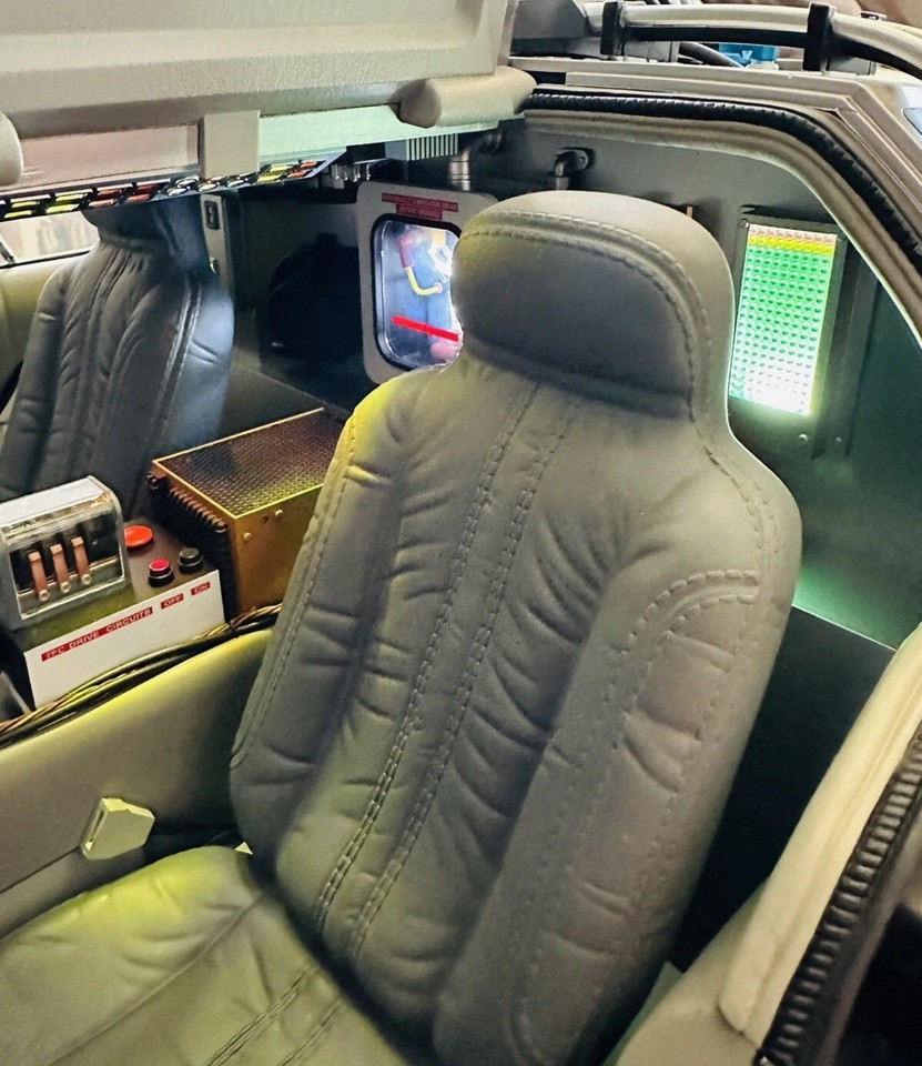 HOT TOYS Back to the Future DeLorean 1/6 Scale BTTF Original Sideshow ...