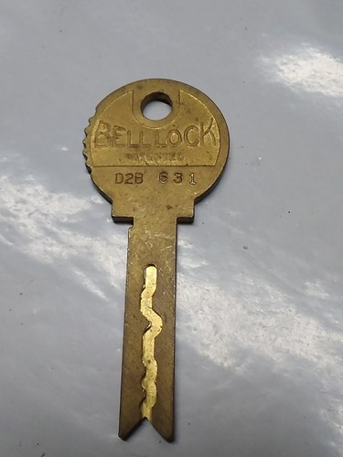 Bell Lock Key Antique Slot Machine Jukebox Penny Arcade # D2B631 D2B ...