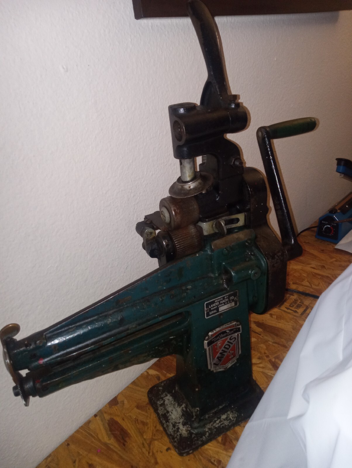 Landis model 25 5 in 1 Bench top leather | Grelly USA