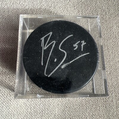 Ben Smith SIGNED Puck Chicago Blackhawks #28 | eBay