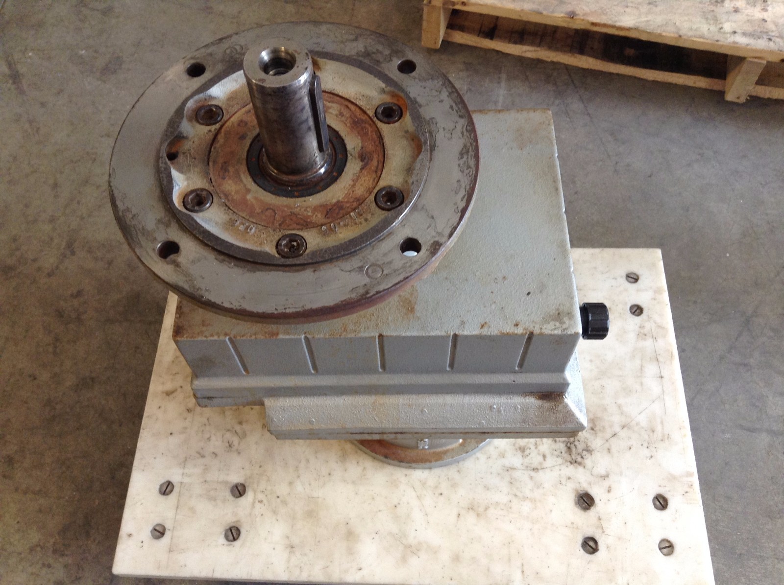 Lenze GST09-1 F VCK 132/1G 000 A Gear Box GST09-1FVCK132/1G000A GST09 ...