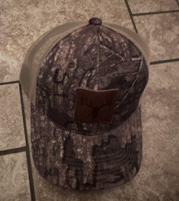 NWT REALTREE Logo Patch Snapback Trucker Cap Hat Brown Mesh Back Deer ...