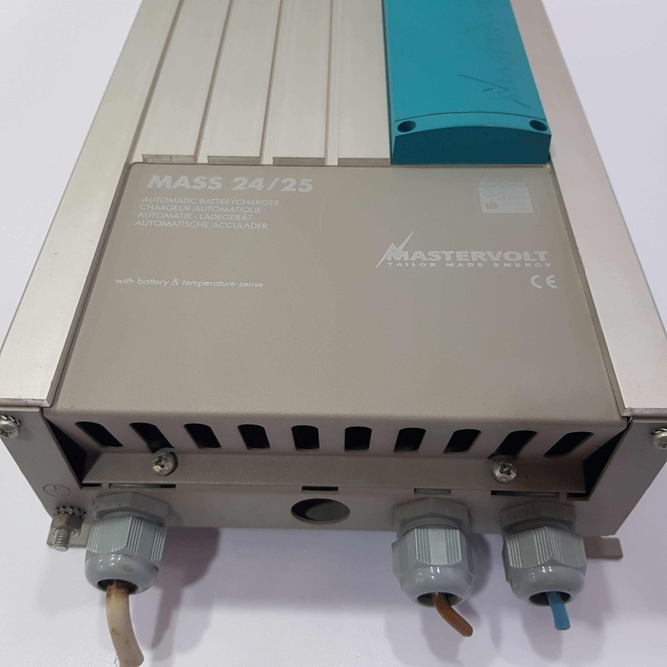 MASTERVOLT MASS 24/25 AUTOMATIC BATTERY CHARGER 040720260 | eBay UK