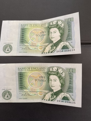 BANK OF ENGLAND QUEEN ELIZABETH ONE POUND NOTE ( set of two ...