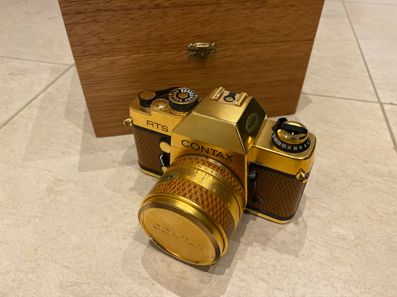 Contax RTS Gold 1.4/50mm, Golden cap, Wooden Presentation Box - REDUCED ...