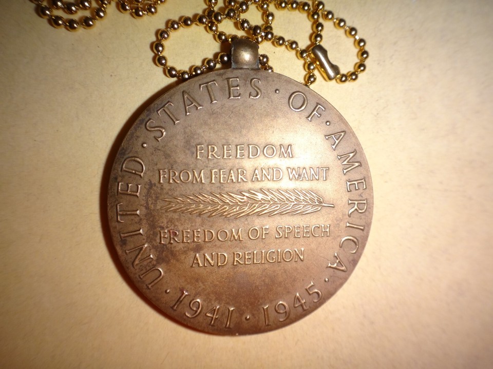 WWII United States of America 1941-1945 FREEDOM Metal Insignia and Ball ...