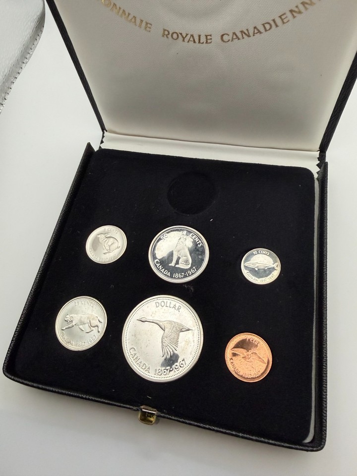 1967 COMMEMORATIVE SET IN ORIGINAL RCM CASE MINT CONDITION "CAMEO"s ...