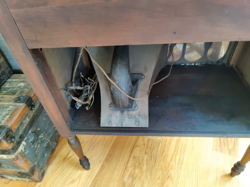 Rare Atwater Kent Model 33 Radio In A Red Lion Desk All Original Looks ...