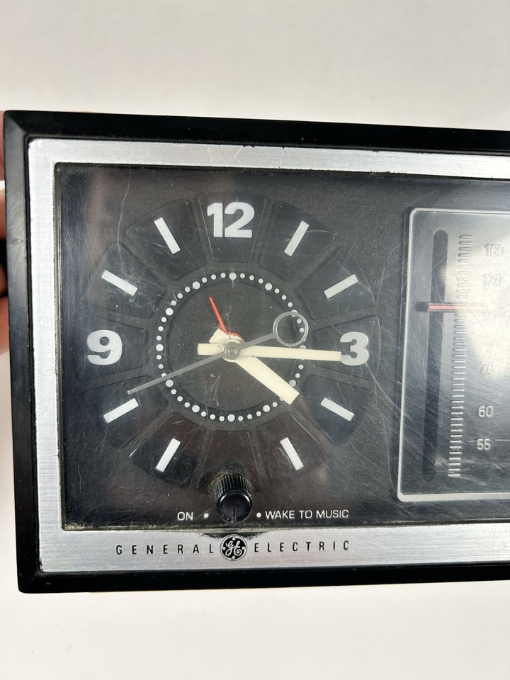 Vintage General Electric Radio Alarm Clock Model C2425A Working Beige ...