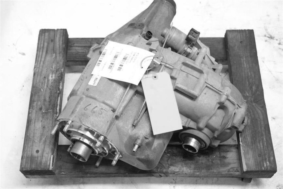 Used Transfer Case Assembly fits: 2017 Cadillac Escalade transfer case ...