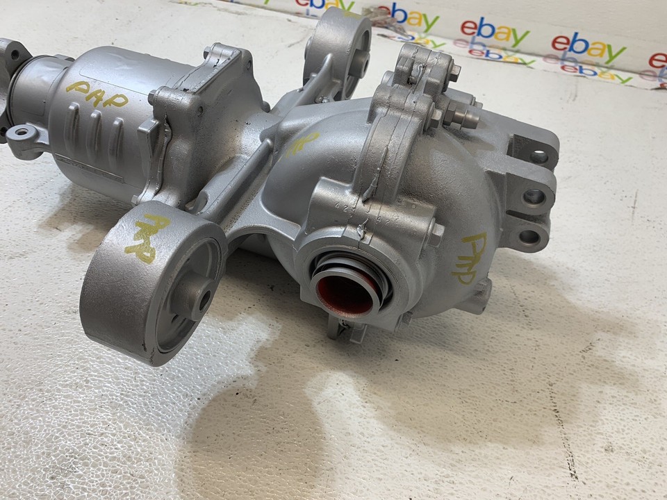 2005-2006 Chevy Equinox All-Wheel Drive rear differential carrier diff ...