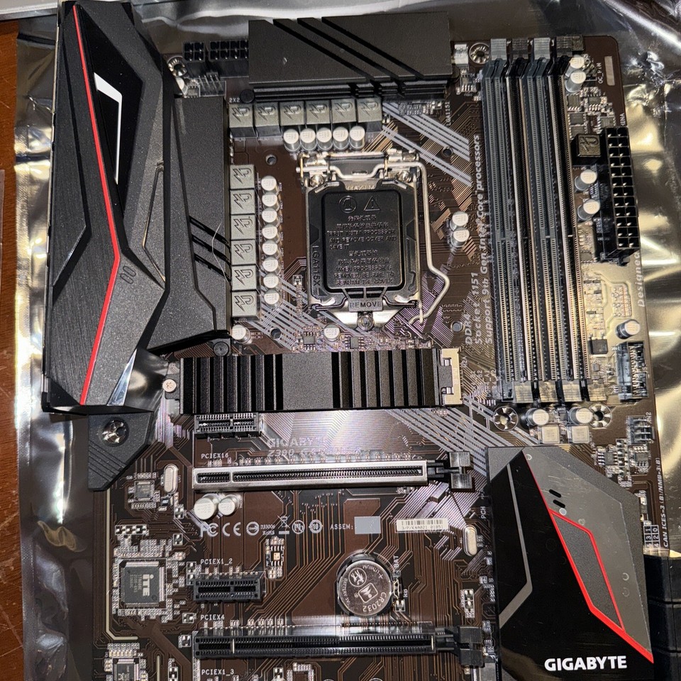 GIGABYTE Z390 GAMING X Motherboard Intel 9th Gen DDR4 LGA 1151 ATX w ...