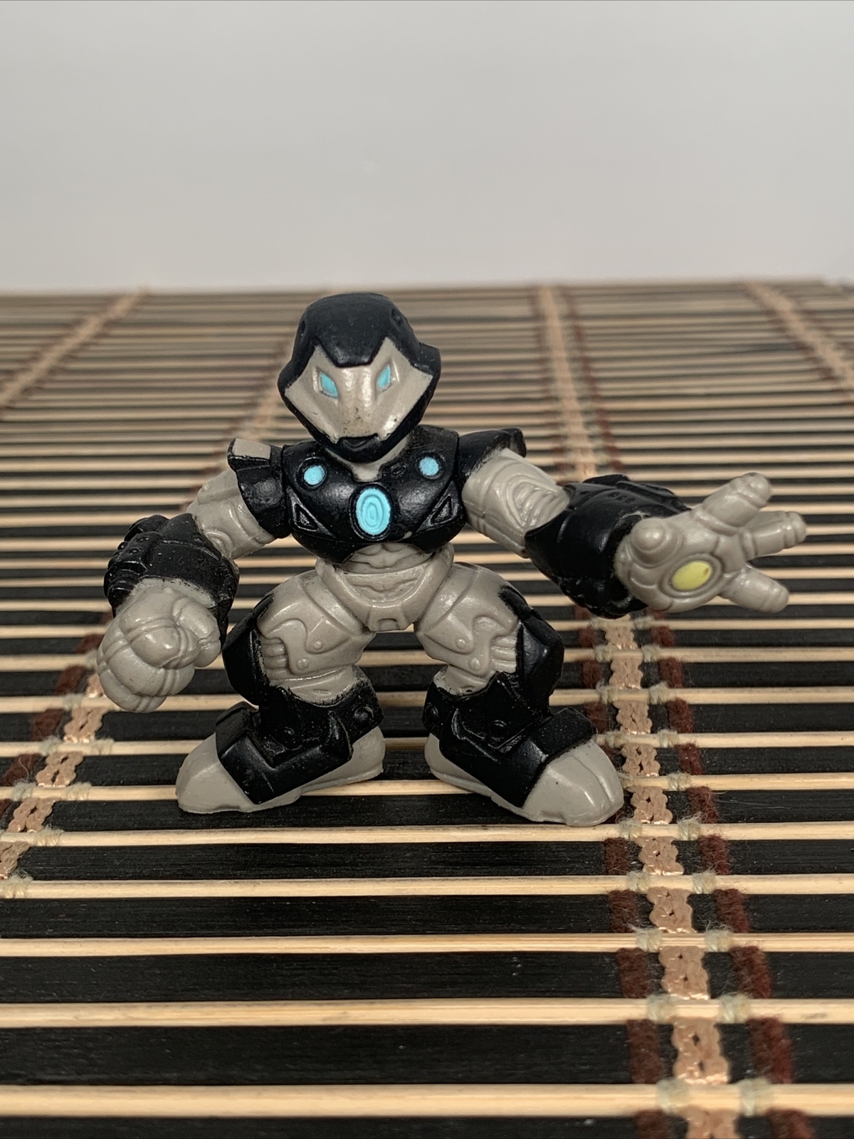 Marvel Super Hero Squad Ultimate War Machine From Genius of Tony Stark ...