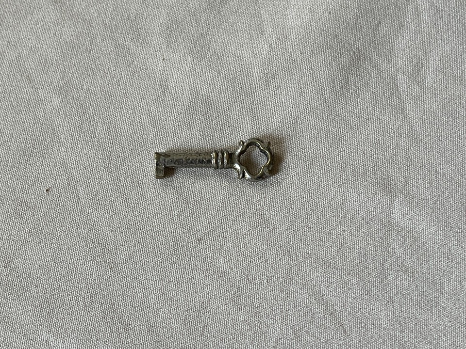 Vintage Japanese Black Lacquer Musical JEWELRY BOX w/ Key - Alaska ...