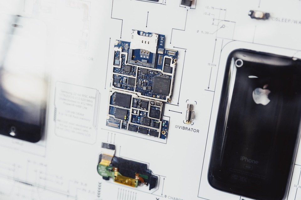 Disassembled iPhone Teardown With Frame, Deconstructed iPhone Art ...