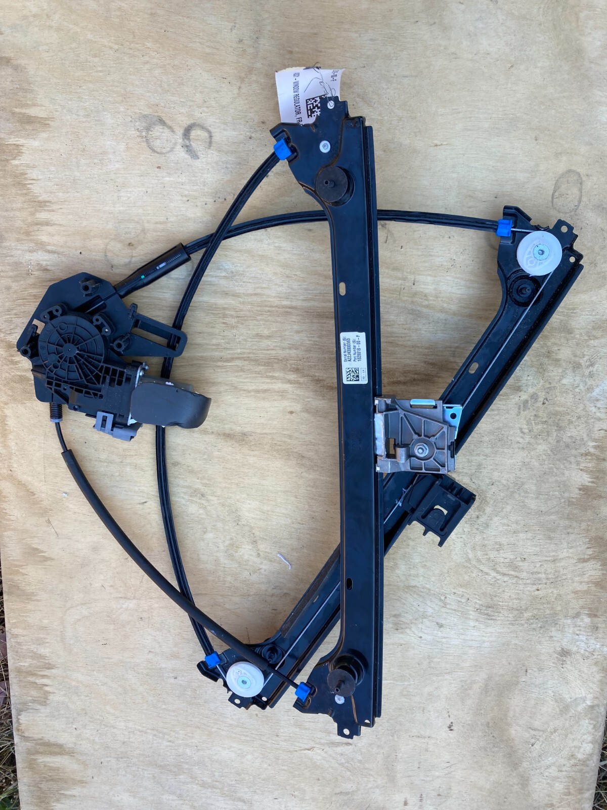 2016 - 2020 Tesla Model X Front Right Door Window Regulator OEM 1028818 ...