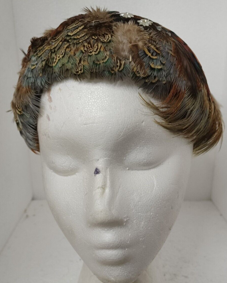 Vintage ladies 1950s feathered skull cap made by Genu… - Gem