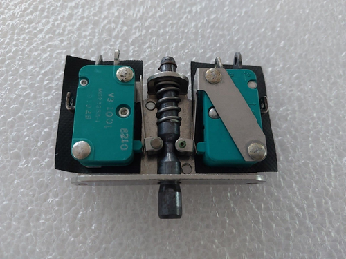 4AC55 Honeywell MS16106-5 MicroSwitch SPDT Interruttore di sicurezza ...