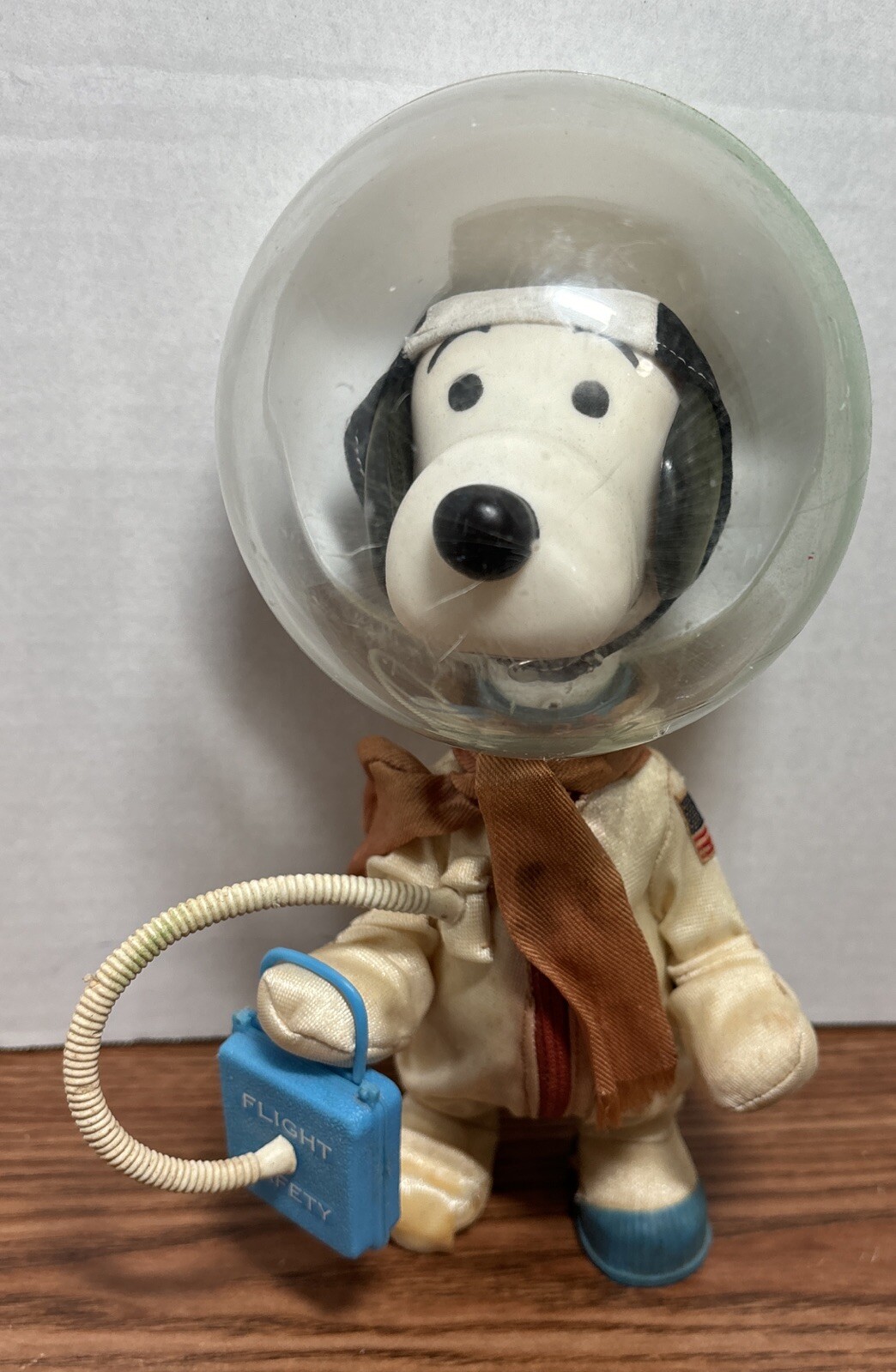 Vintage Snoopy PEANUTS NASA Astronaut 1969 With Helmet & Flight Safety ...