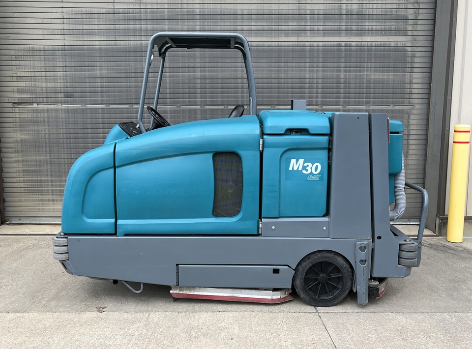 TENNANT M30 FLOOR SCRUBBER *LOCAL PICKUP ONLY; WALLKILL, NY* |FA9901013 ...
