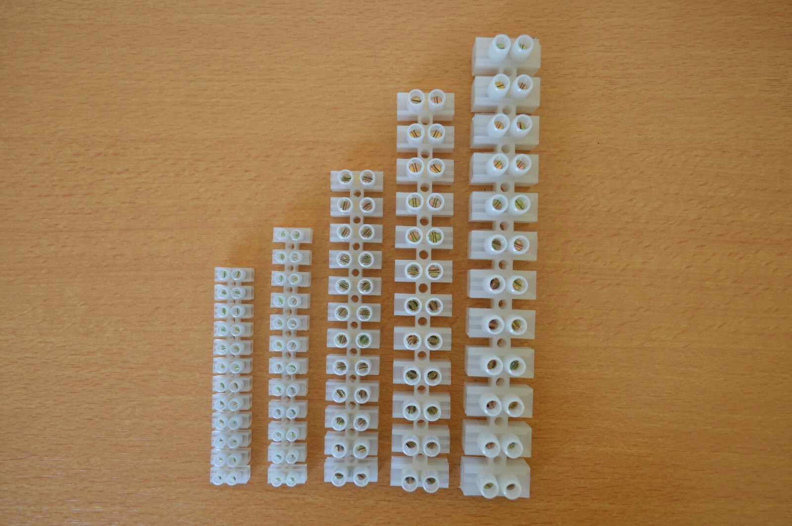 Mixed Pack 12-Way Terminal Blocks Strips Choc Box Connectors 3A 5A 15A ...