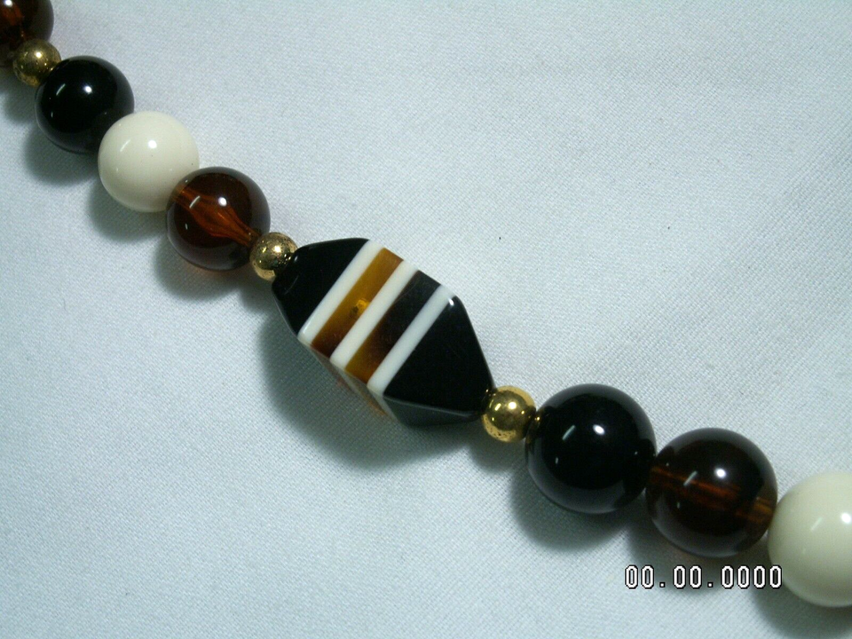 Vintage Color Oro, Marroncino, Nero, Marrone & Ambra Lucite Collana ...