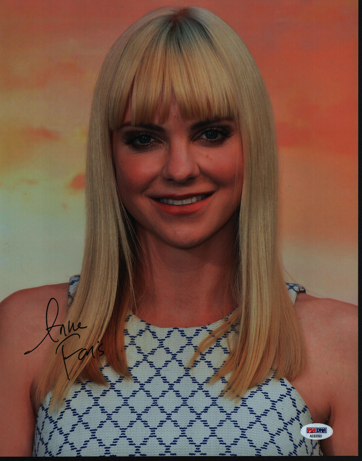 ANNA FARIS Signed 11X14 Sexy Photo Christy Plunkett on Mom / Scary ...