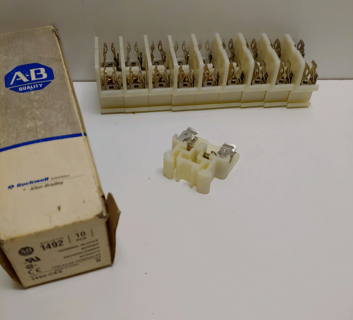 LOT OF (10) NEW OLD STOCK! ALLEN-BRADLEY 10A 600V TERMINAL BLOCKS 1492 ...