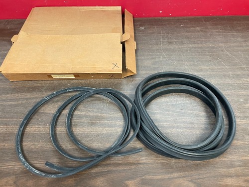 1941-1948 CHEVY SERIES 1007 W CHROME TRIM REAR WINDOW RUBBER SEAL ...