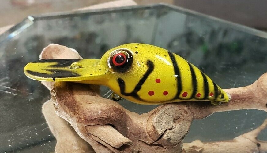 custom painted Wiggle wart crankbait (Candy yellow) | eBay