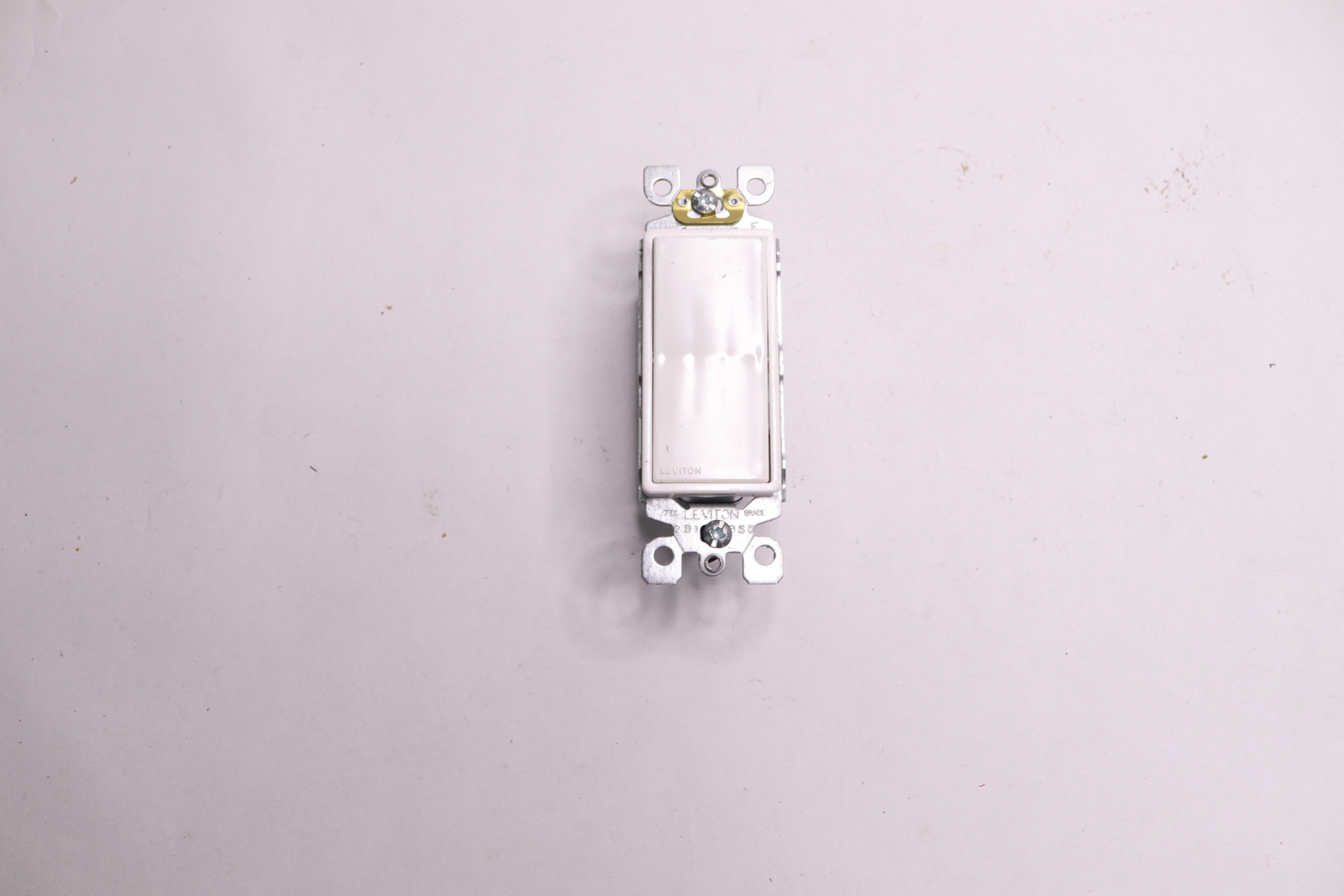 Leviton 3-Way Rocker Switch Thermoplastic White 15A 120/277V 5603-WM ...