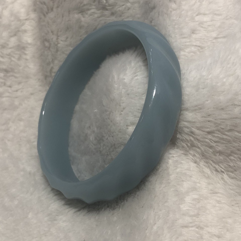 Vintage Baby Blue Lucite Plastic Bangle Bracelet MOD UV Glow | eBay