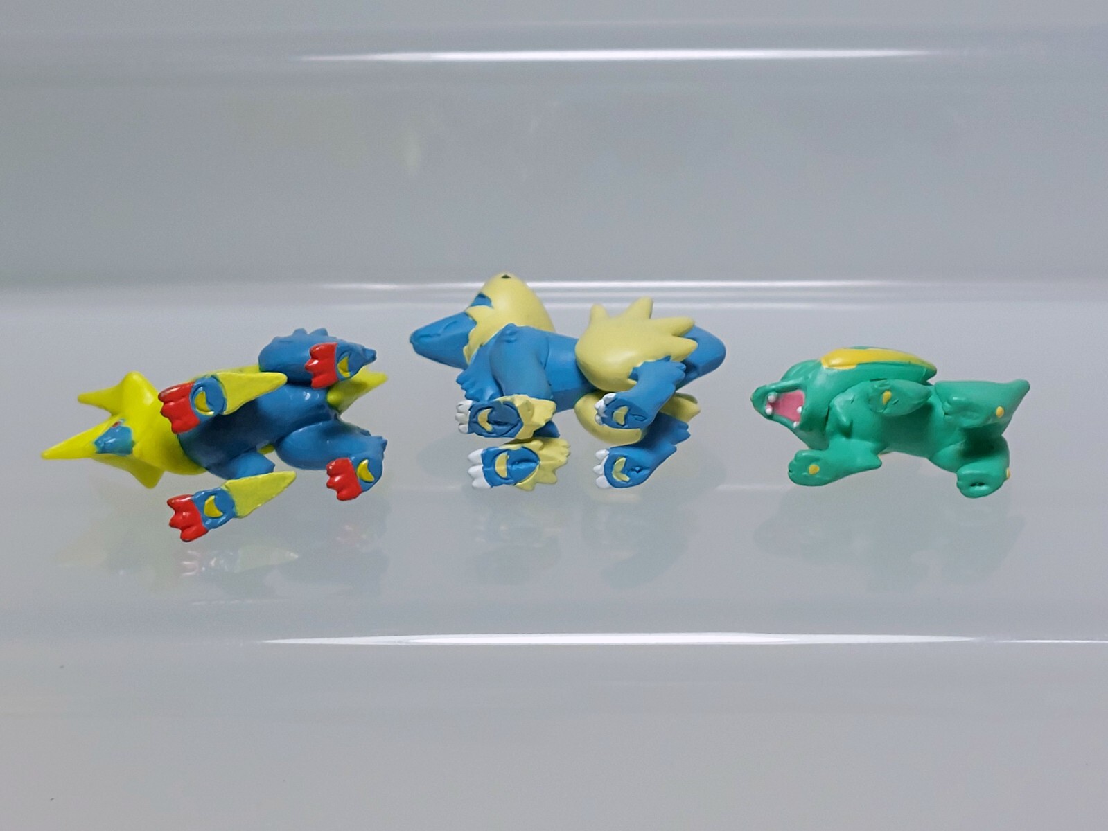 Mega Manectric Electrike Pokemon Figure Tomy Zukan & Get Collections 0. ...